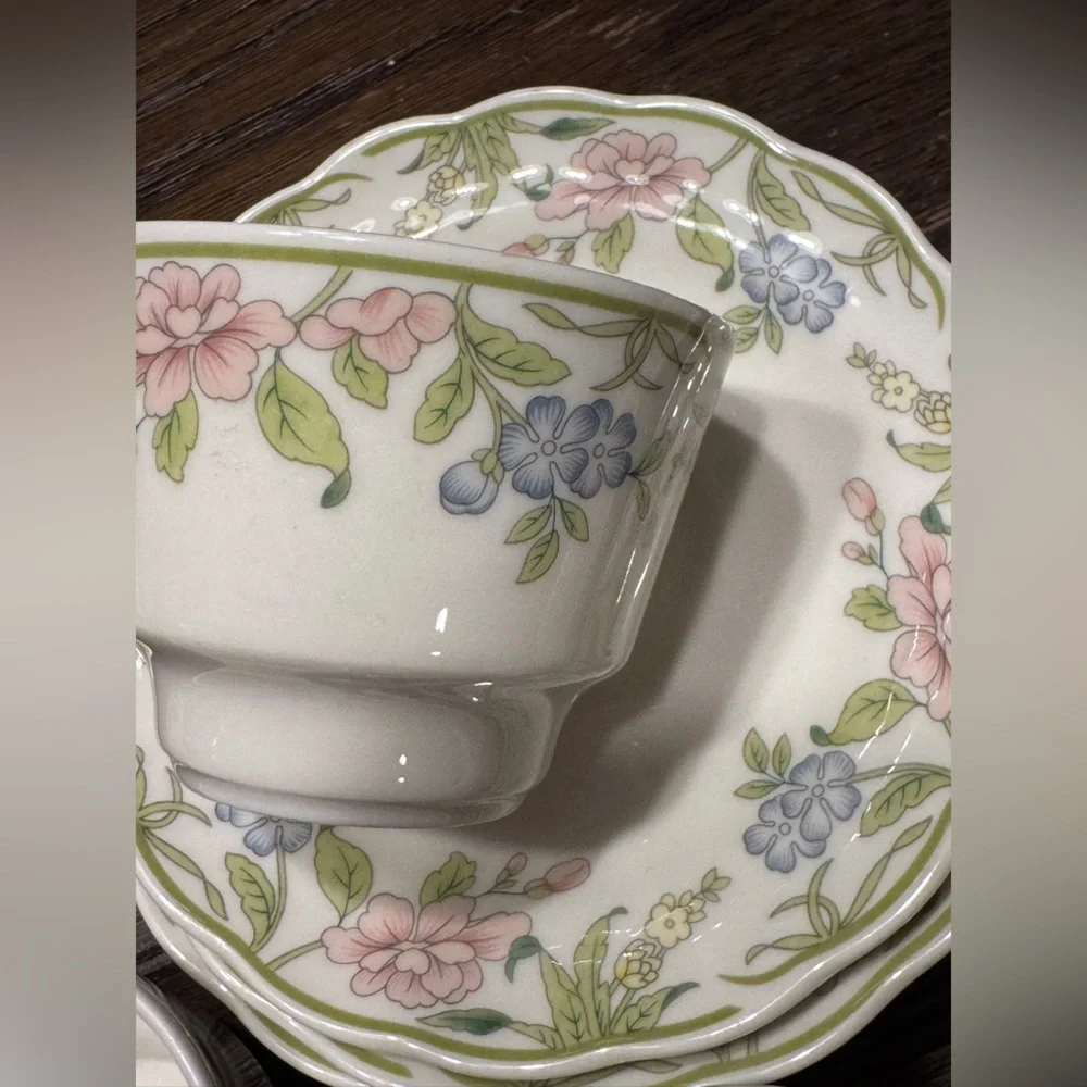 Dining | Royal Doulton Sudbury Pattern Vintage Teacup And Saucer Set Of ...
